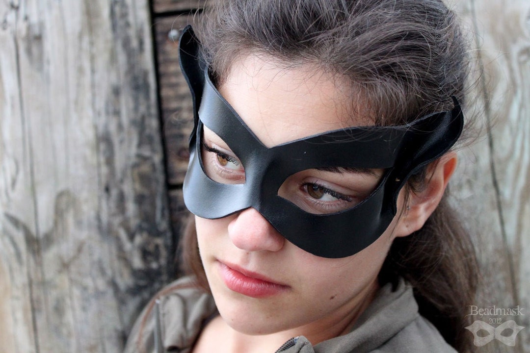 Little Black Cat Leather Mask: Catwoman Cosplay Costume With Pointy Cat ...