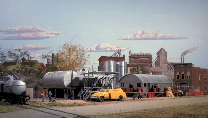 Walthers Cornerstone 1/87 HO Scale Interstate Fuel and Oil With 5 ...