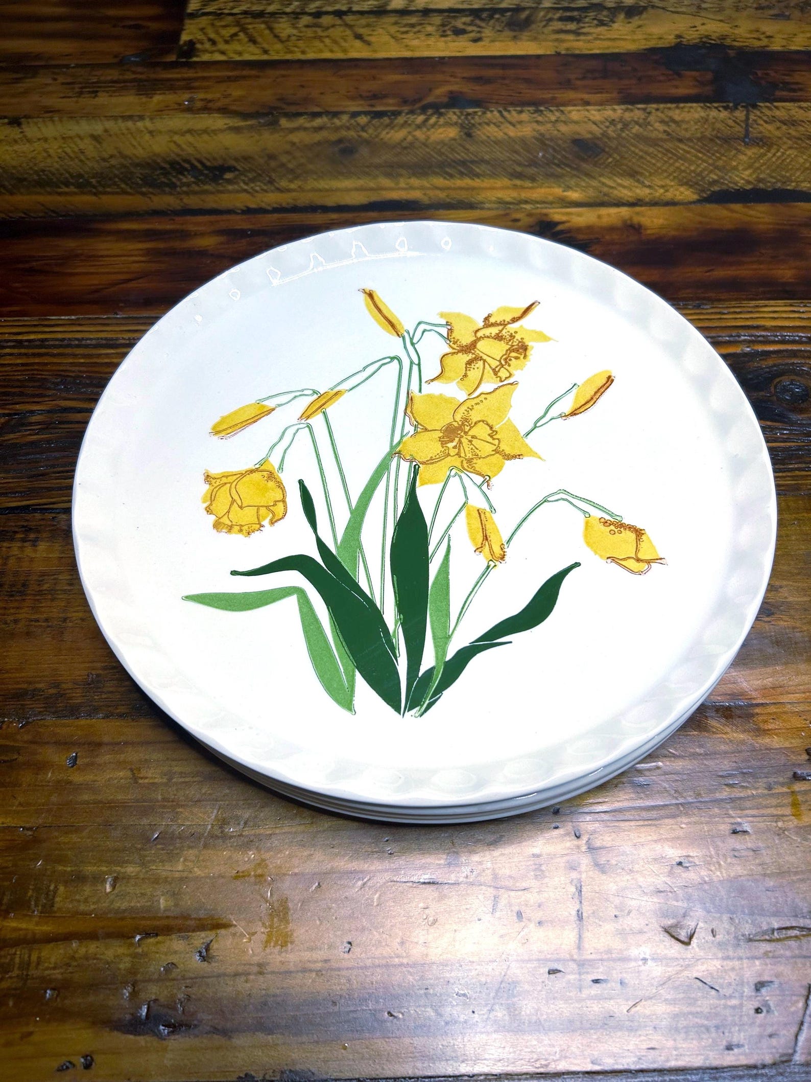Vintage 1950s Daffodil Cake Plates: Handpainted Pie Crust Rim, Set of 4 ...