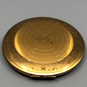 Elgin American Flapjack Powder Compact Monogrammed Lydia Star Leaf ...