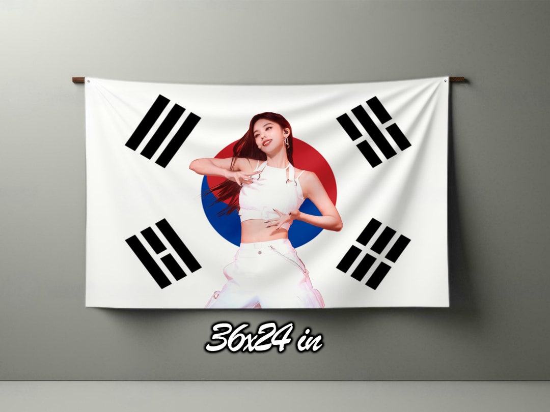 ITZY YEJI White Outfit Banner, YEJI Korean Flag Tapestry, Yeji Merch ...