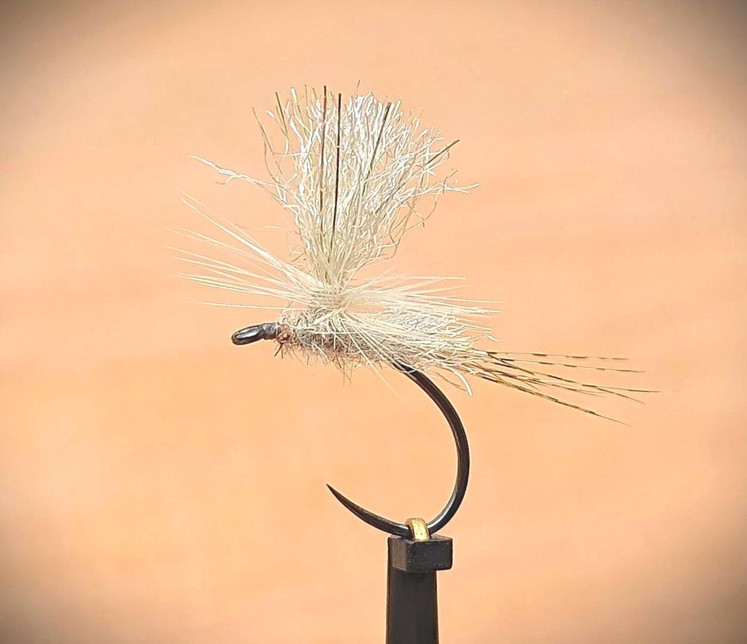 DYNAMITE HARRY - Light Dun - Classic Scandinavian Dry Fly Pattern ...