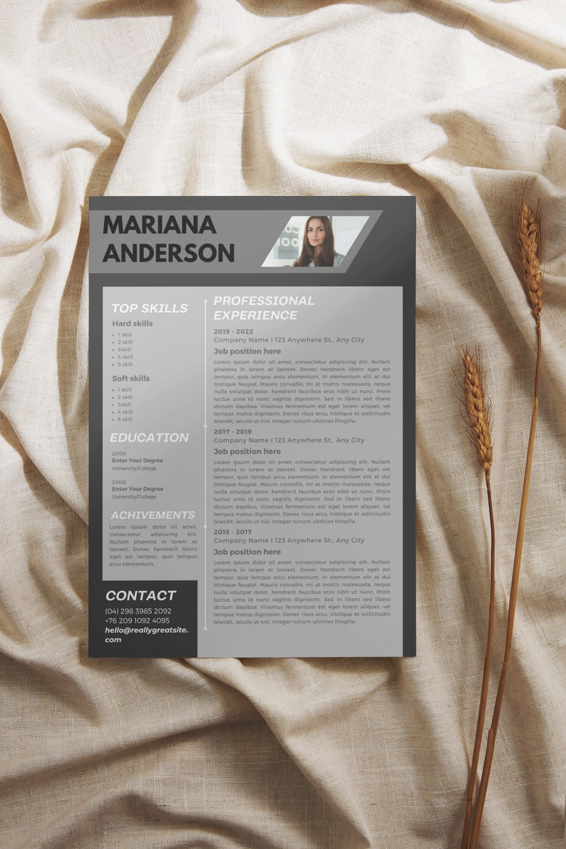 Minimalist Resume Template With Photo, Resume Canva Template, Resumes ...