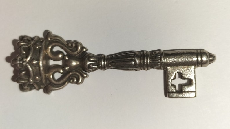 Antique Big Massive (13g) Beautiful Sterling Silver Key With a Crown ...