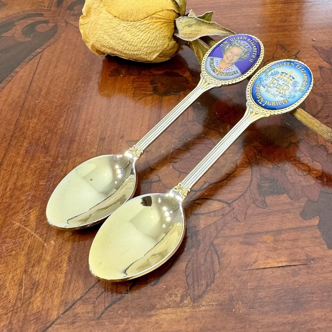 Queen Elizabeth II 1952 to 2002 Golden Jubilee Spoon Set, Collectible ...