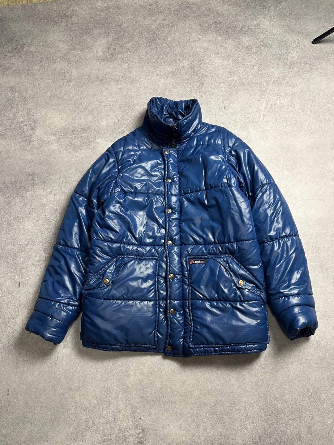 Vintage Berghaus Jacket From the 1980s, Size M – Classic Outdoor Style ...