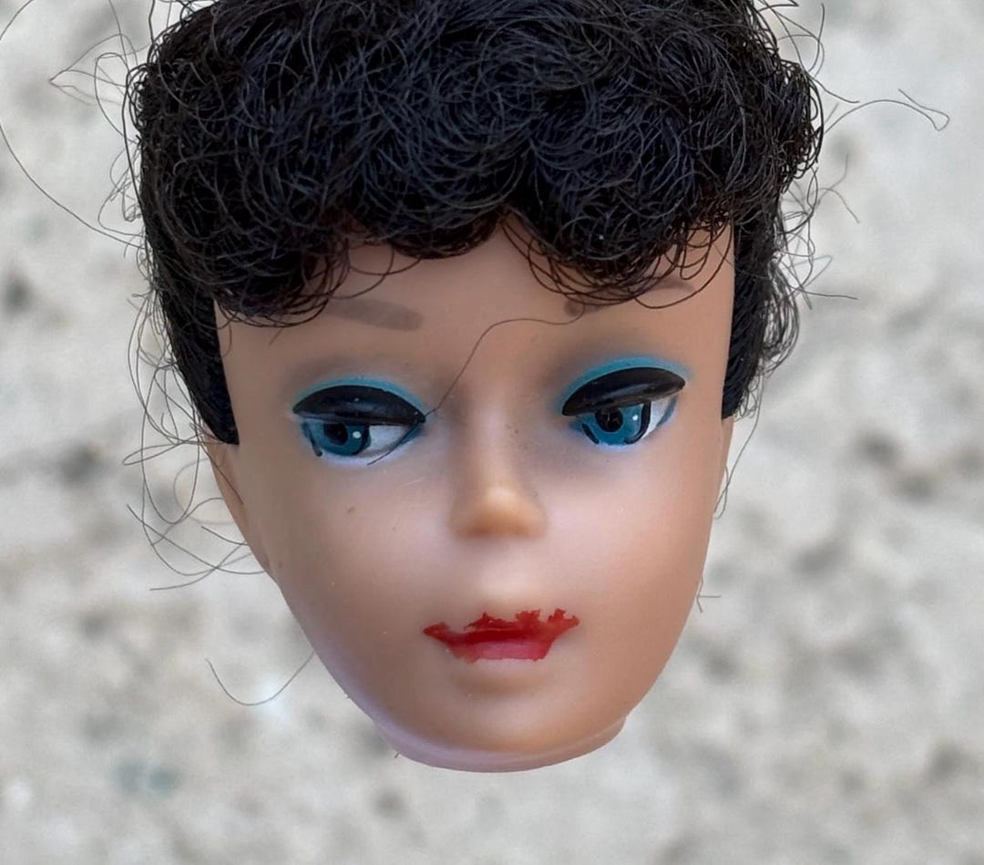 Barbie Brunette Ponytail #6/7 (?) Head. No Nose Nips/no Green. Pretty ...
