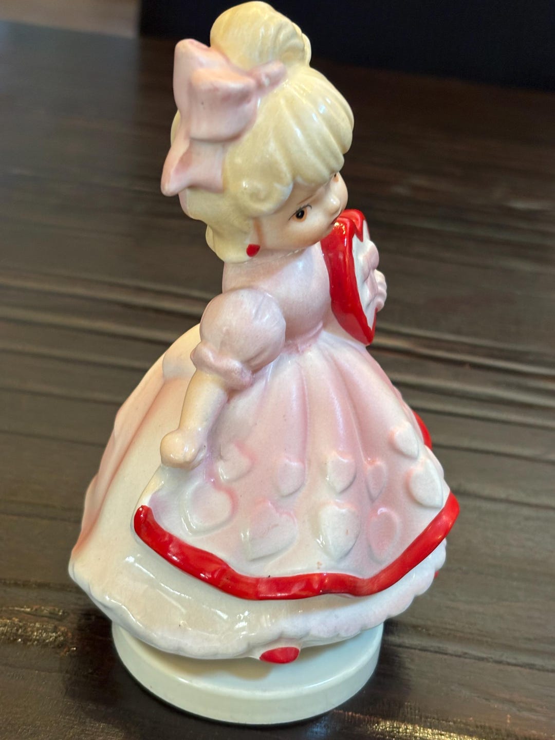 Sankyo Lefton Music Box Valentine Girl Holding Heart Box. Ceramic ...