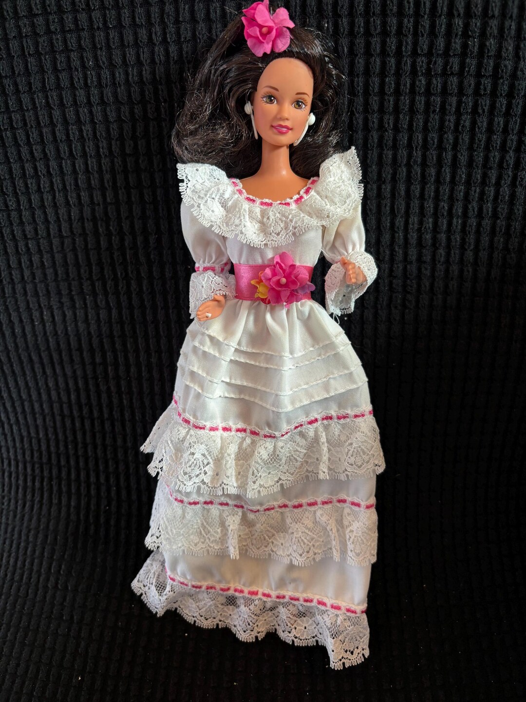 1996 “puerto Rican Barbie” Dolls of the World DOTW Collection, #16754 ...