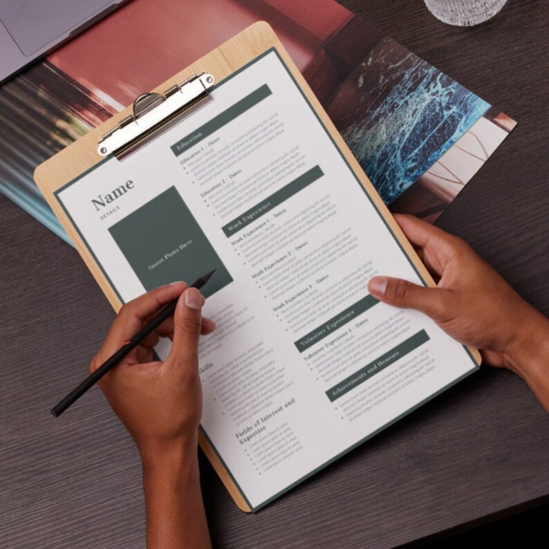 Luxurious Aesthetic Professional Resume Canva Template: Clean ...