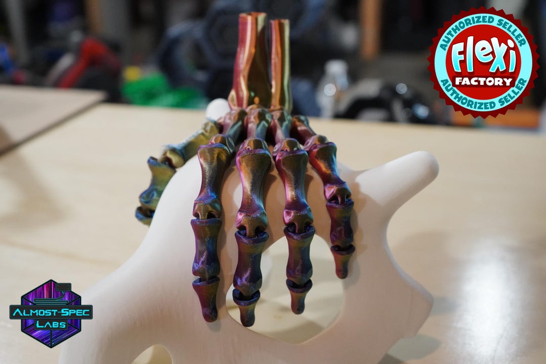 3D Printed Skeleton Hand: Articulated Spooky Halloween Prop - Etsy