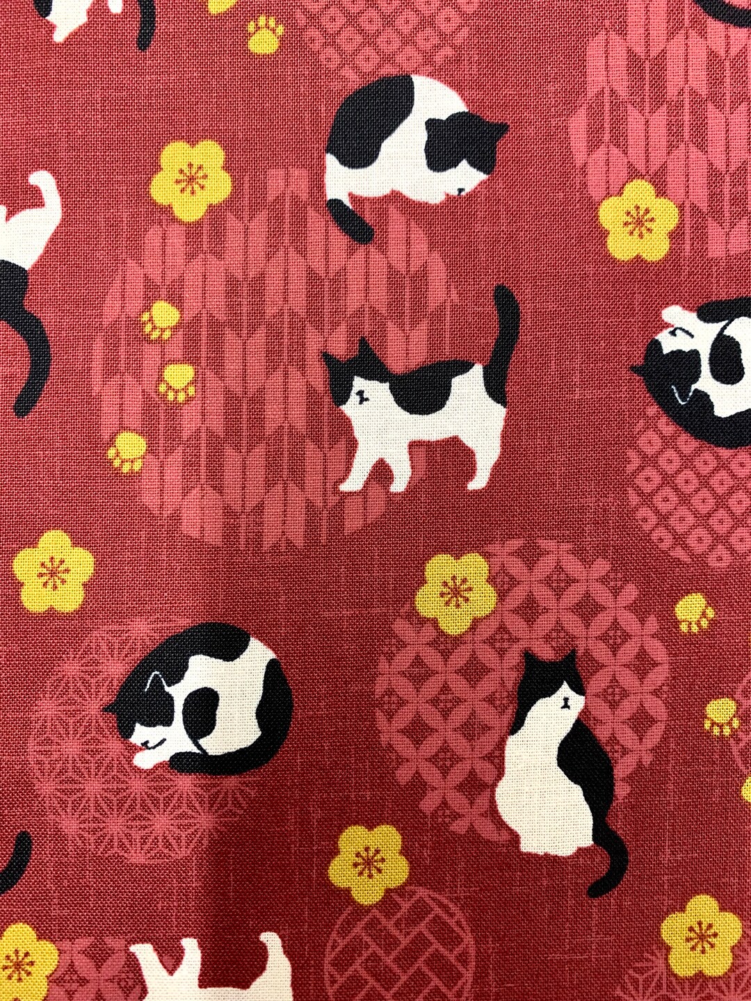 Cats and Circles Cosmo Japanese Quilt Cotton Fabric AP32905-2C Burgundy ...