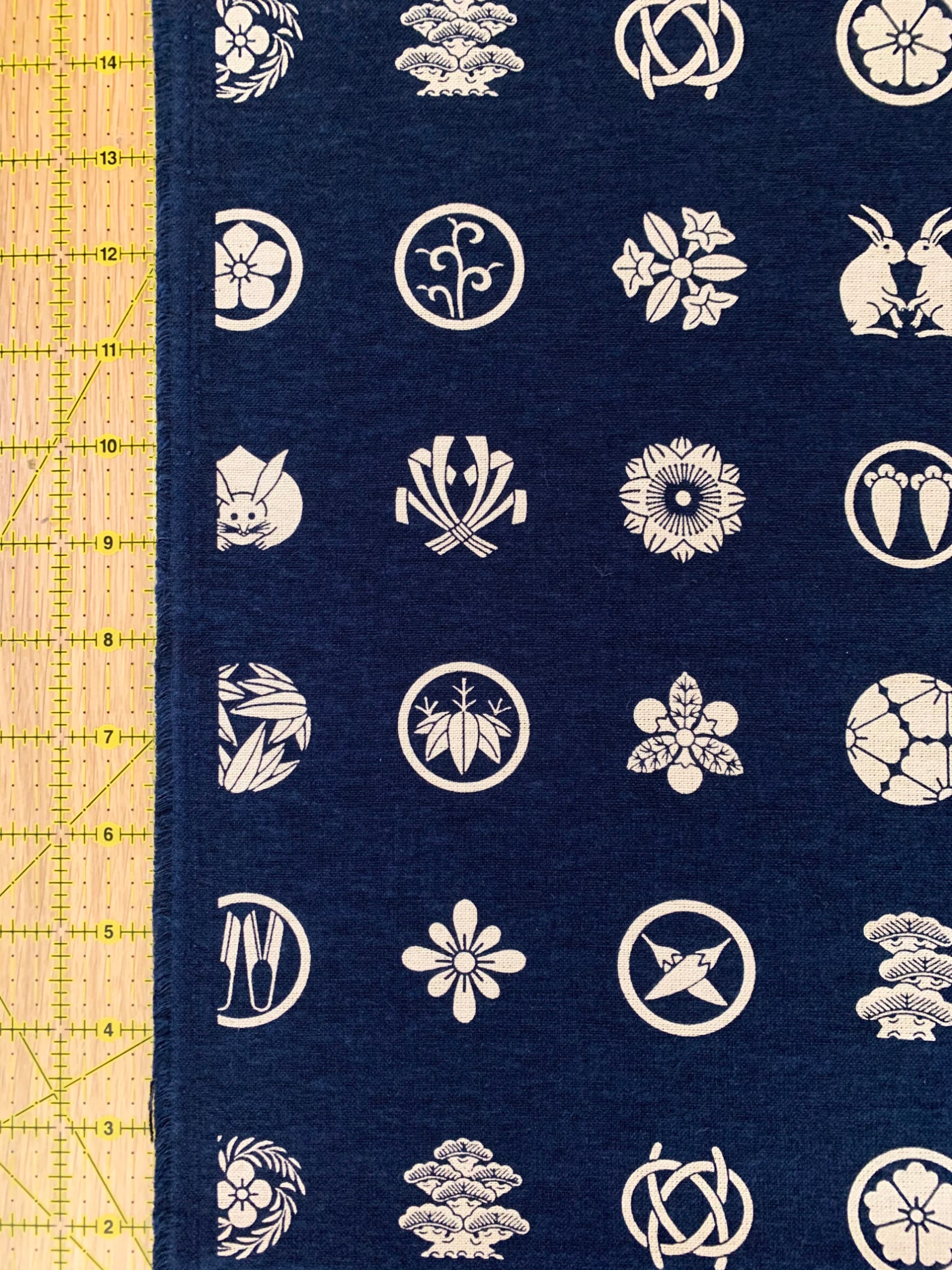 Japanese Family Crests Kamon Cotton Fabric 04-84B Navy Blue - Etsy