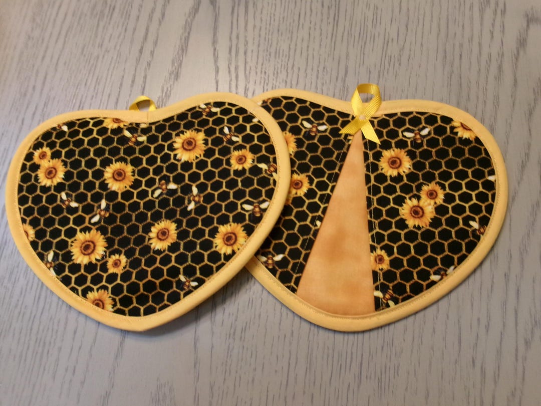 Heart Shaped Hand Saver Potholder Oven Mitt, Heat Resistant W/ Insul ...