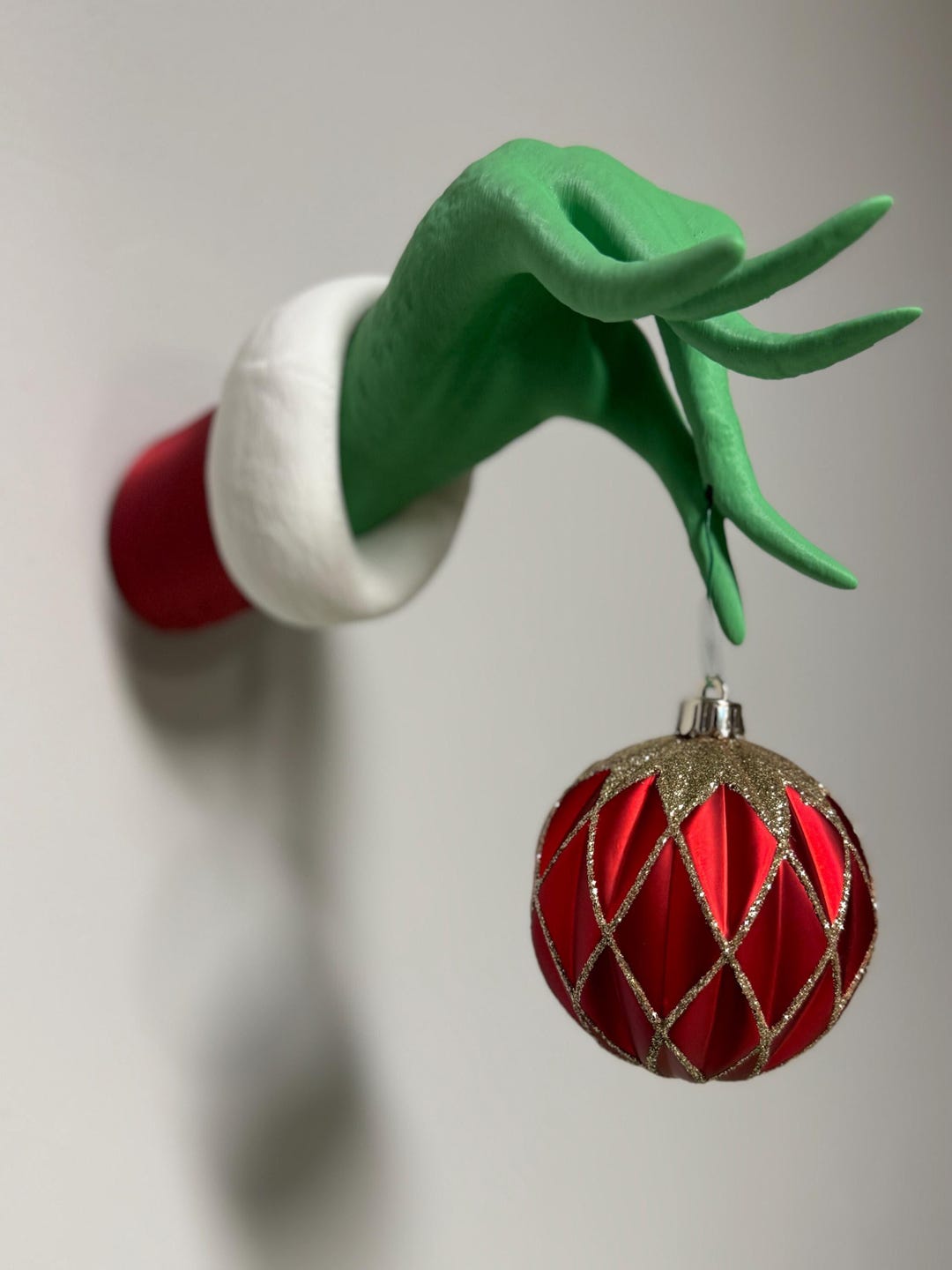 The Grinch Who Stole Christmas Hand - Wall Mounted Christmas Decoration ...