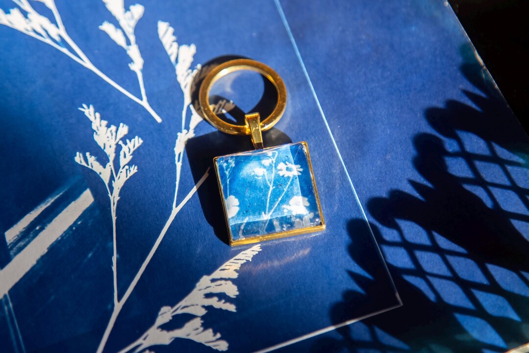 Desert Wildflowers Cyanotype Keychain gold - Etsy