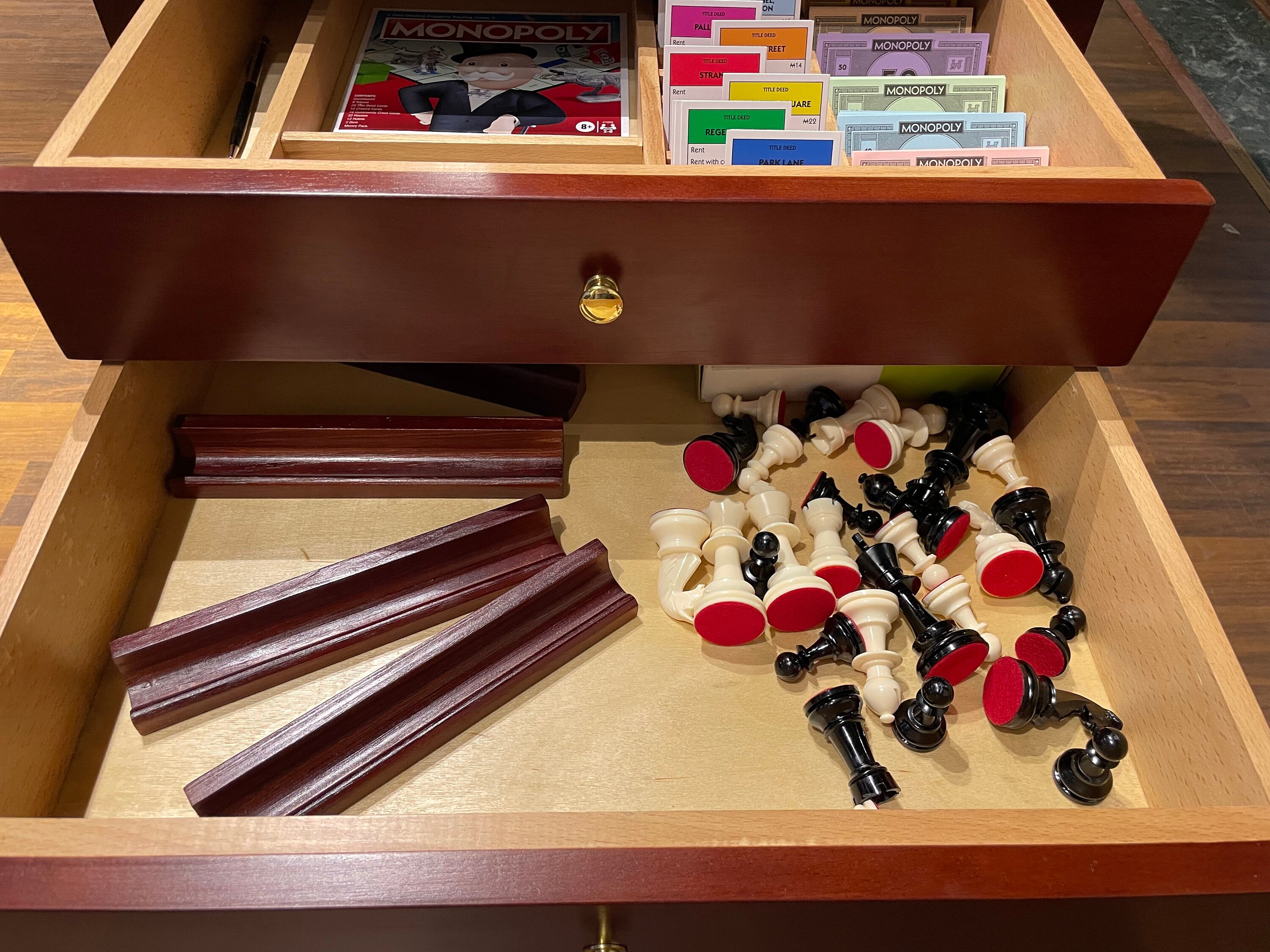 Multi-game Table, Monopoly, Scrabble, Sequence, Chess, Checkers, Cluedo, Poker, Aggravation and ...