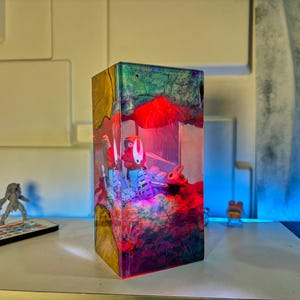 Hornet Resin Lamp, Hollow Knight Diorama LED Light, Indie Game Resin ...