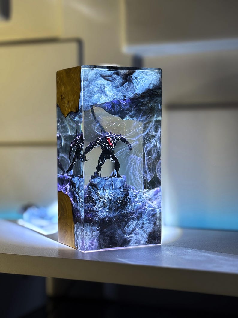 Venom Resin Lamp: Handmade Symbiote LED Night Light - Etsy