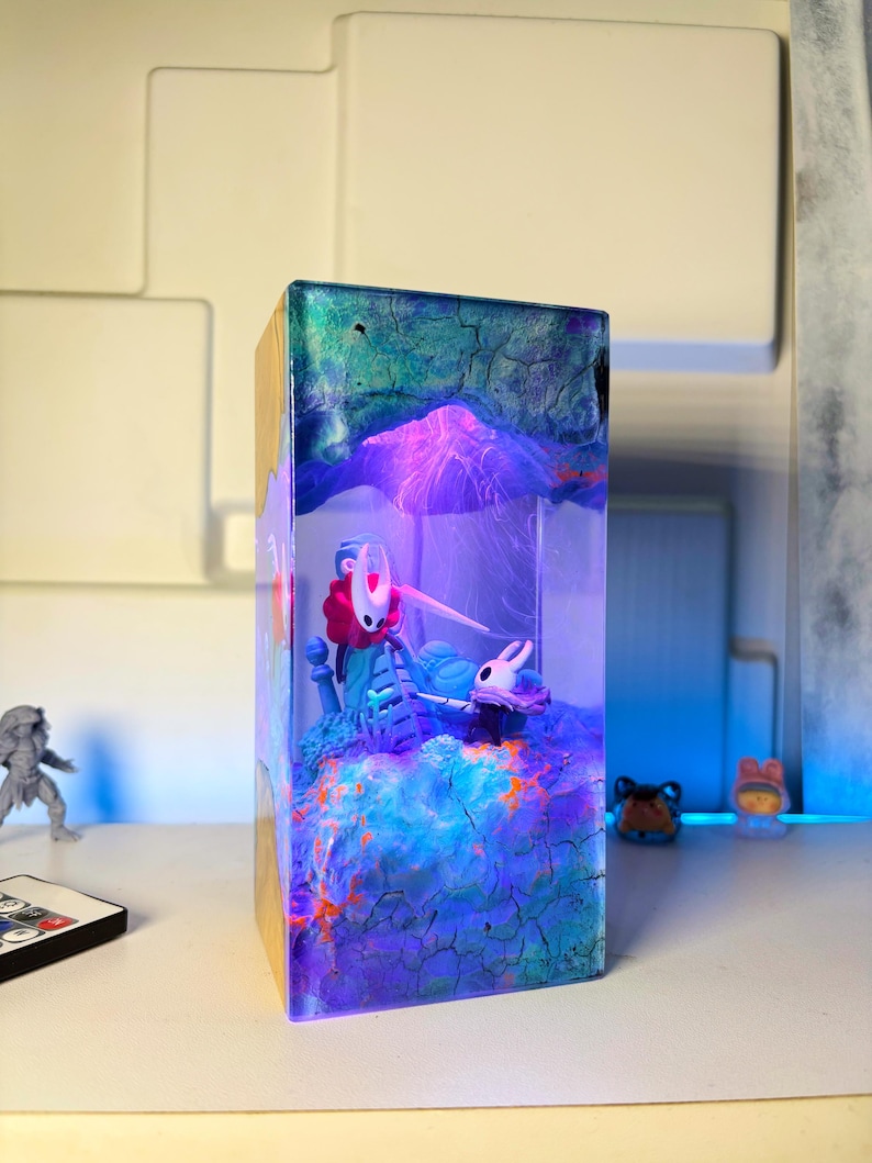 Hornet Resin Lamp, Hollow Knight Diorama LED Light, Indie Game Resin ...