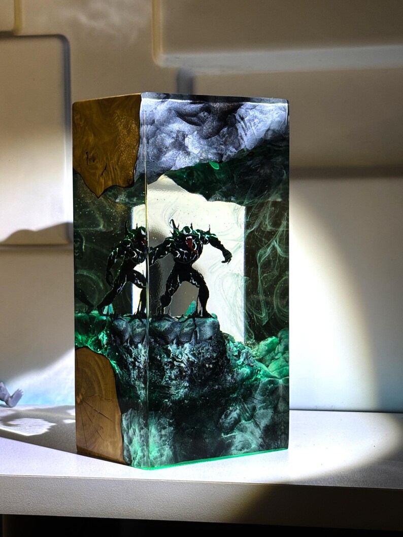 Venom Resin Lamp: Handmade Symbiote LED Night Light - Etsy