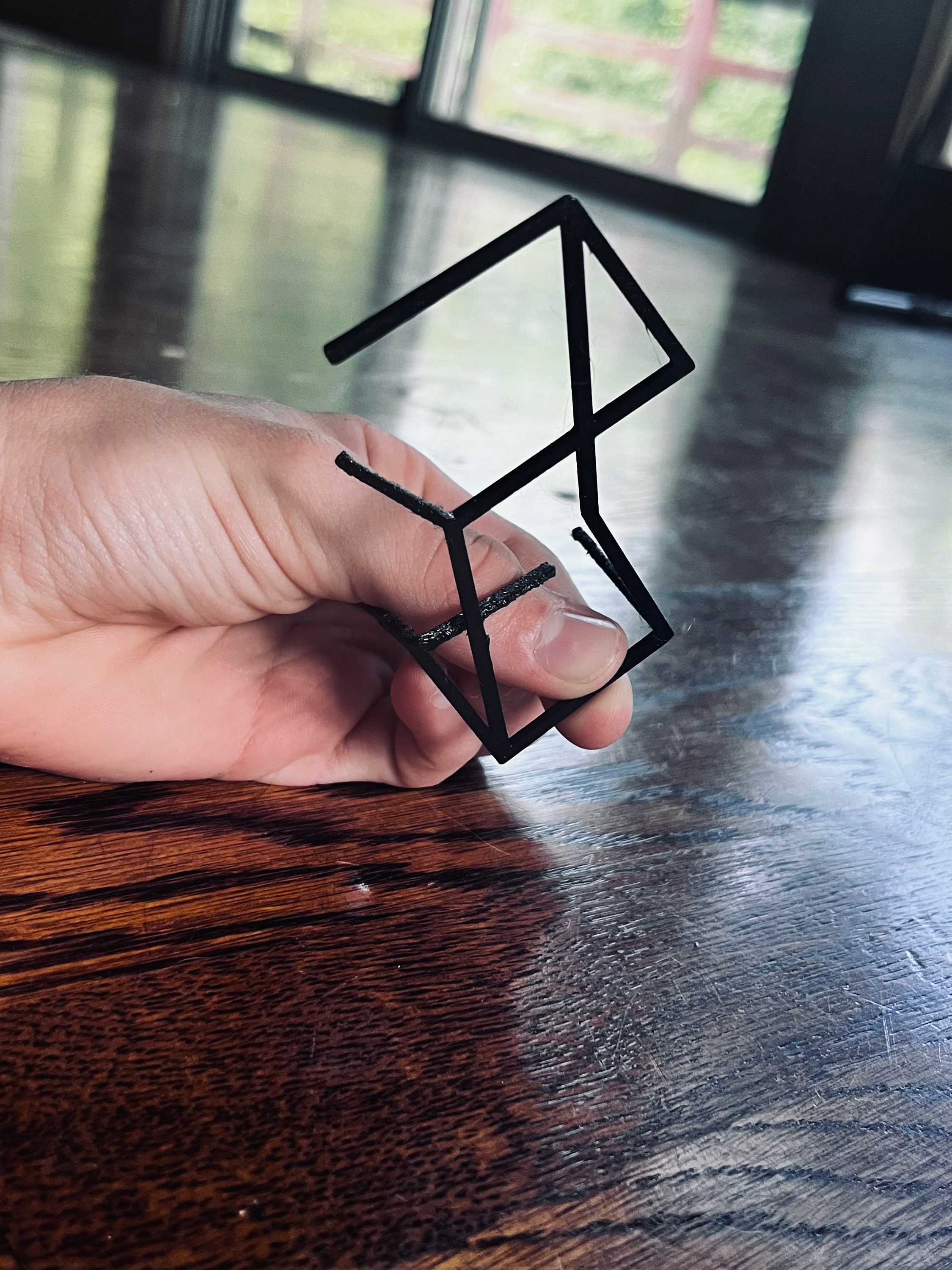 Magic Cube Illusion - 2D Lines Resolve Into a Cube-desk Art Necker ...