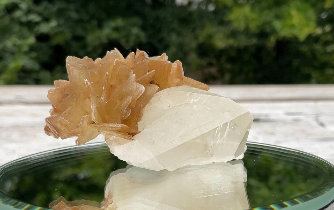 Star Muscovite Mica on Quartz, 38.3 Grams. - Etsy UK