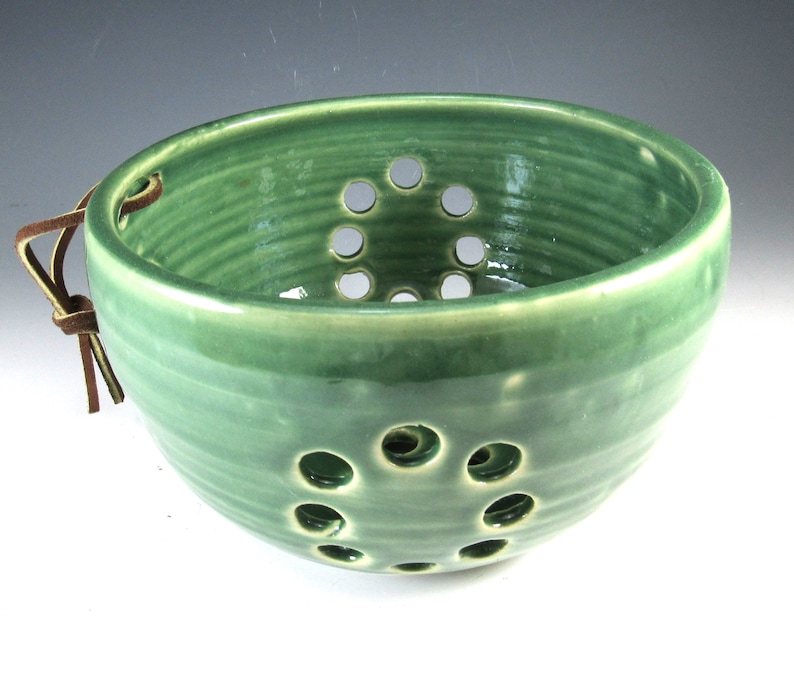 Pottery Berry Bowl / Colander / Fruit Strainer/berry - Etsy