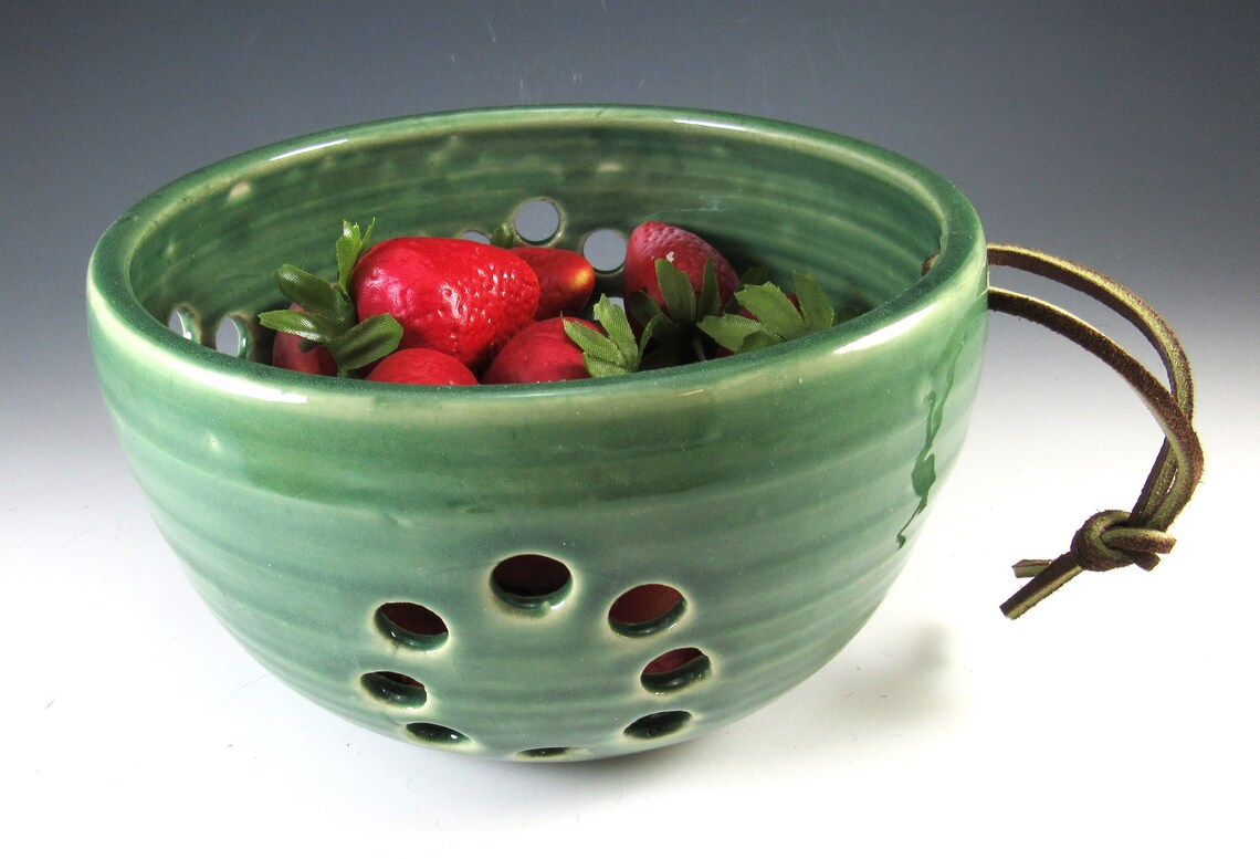 Pottery Berry Bowl / Colander / Fruit Strainer/berry - Etsy