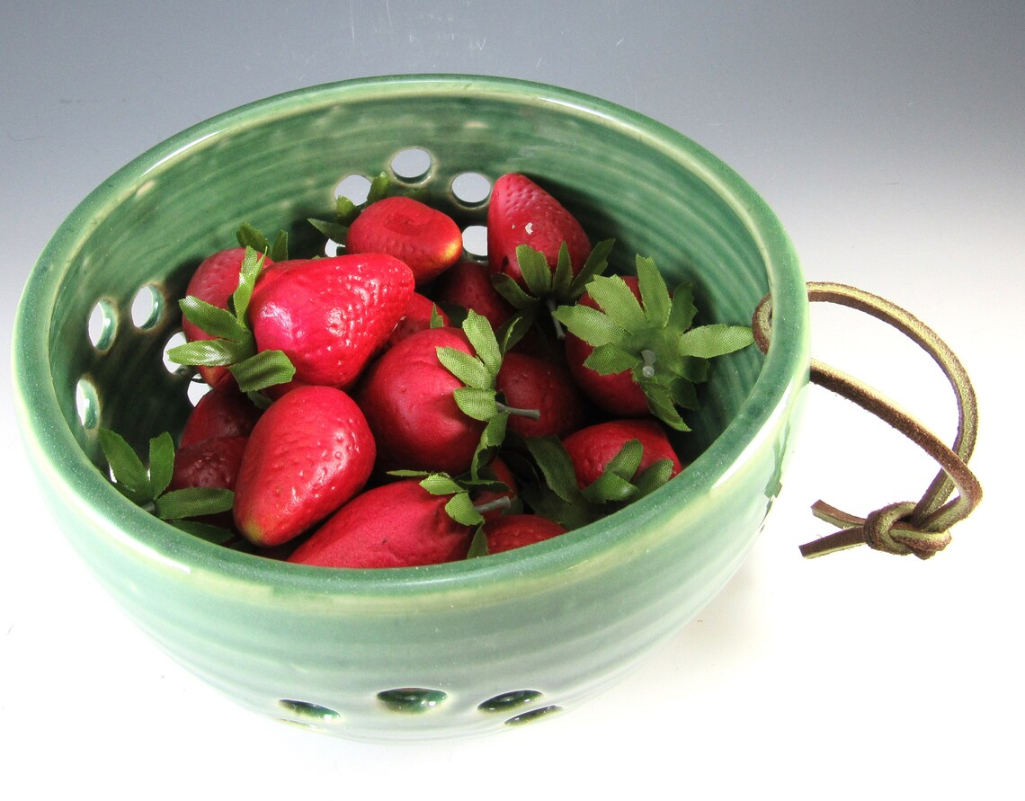 Pottery Berry Bowl / Colander / Fruit Strainer/berry - Etsy