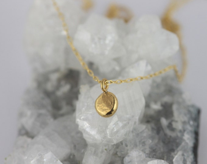 Simple Gold Pebble Necklace. Dainty Minimalist Jewelry. Everyday ...