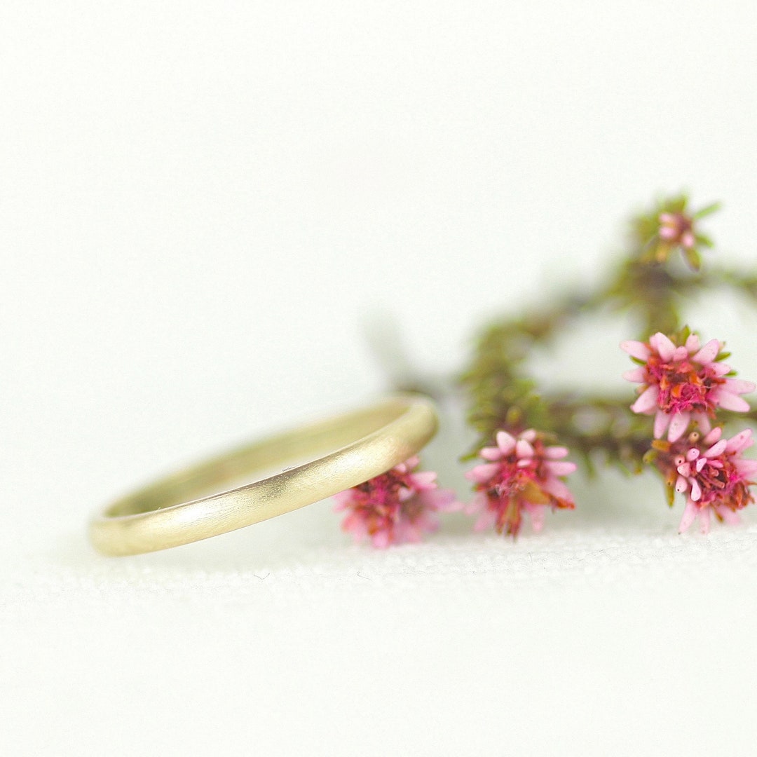 9ct Gold Recycled Wedding Ring. Simple 2mm D Shape Wedding - Etsy