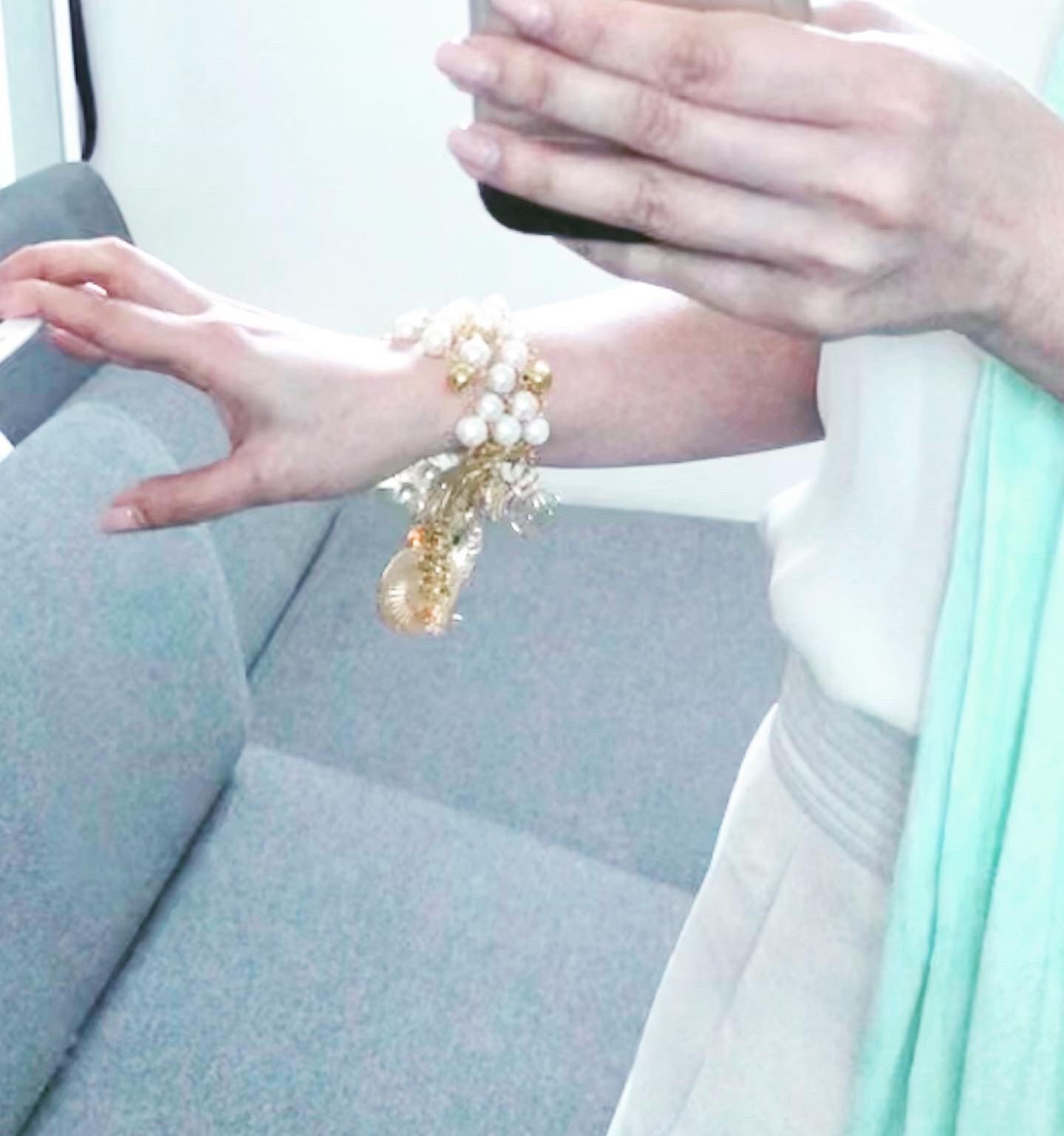 Rear Window Lisa Fremont Grace Kelly Bracelet in Pearl and Gold Charms ...