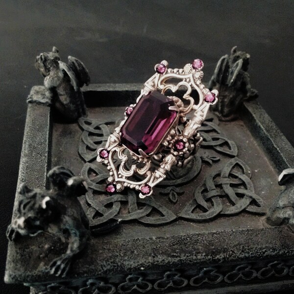 Gothic Ring - Etsy