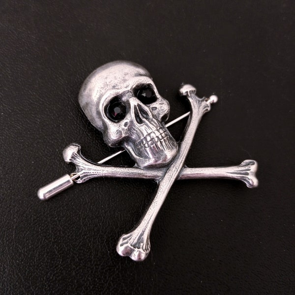 Skull Brooch - Etsy