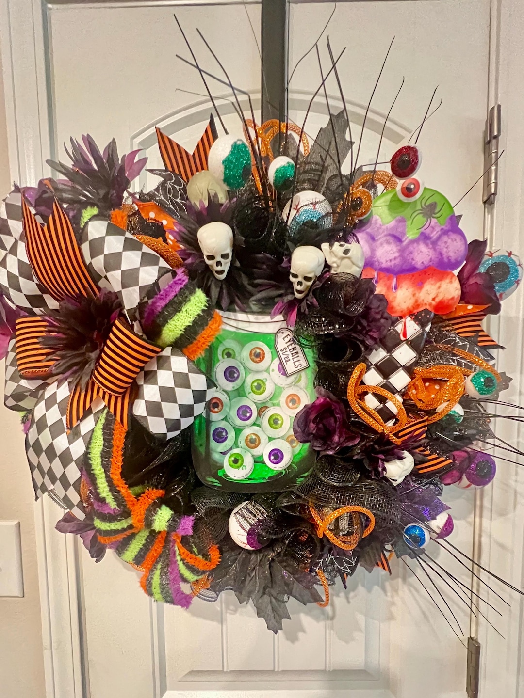 Spooky Halloween Eyeballs Wreath, Skeleton Decor - Etsy