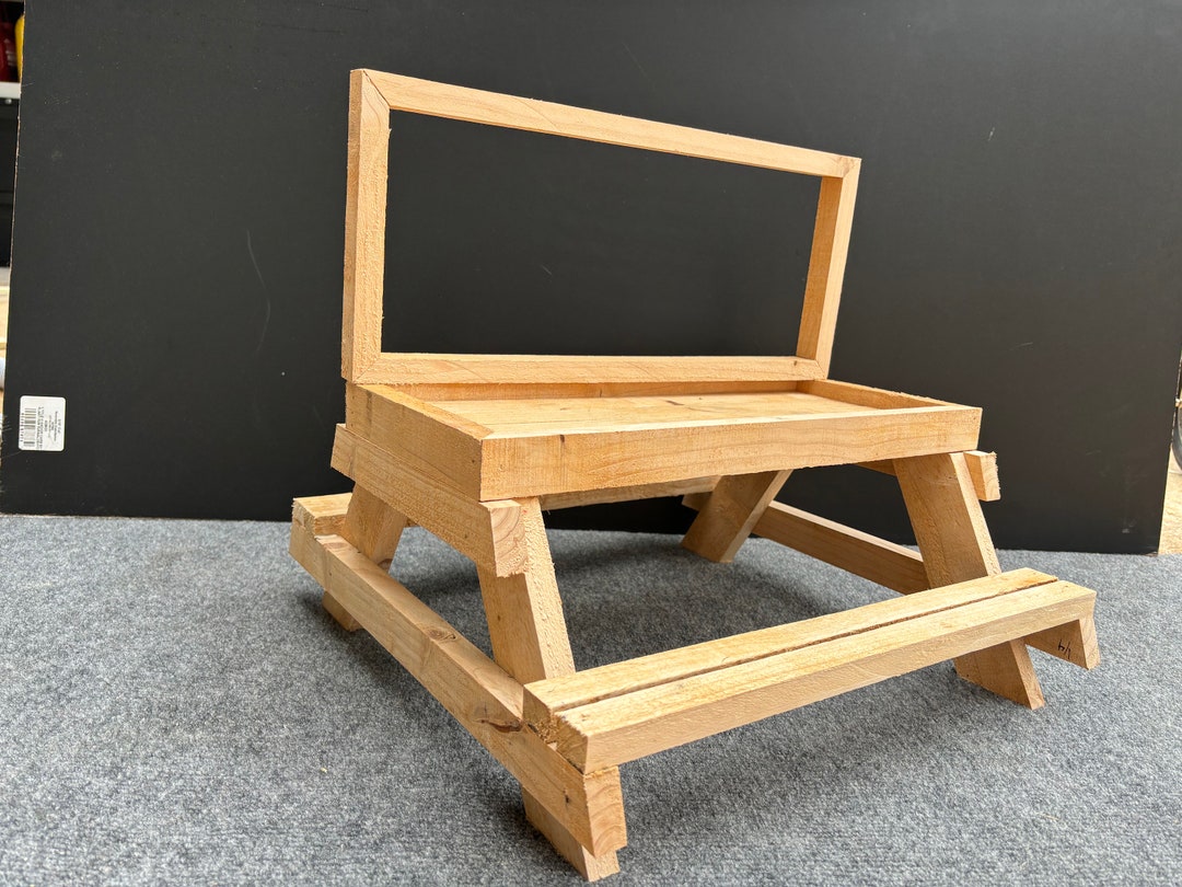 Chick Nic Table - Etsy