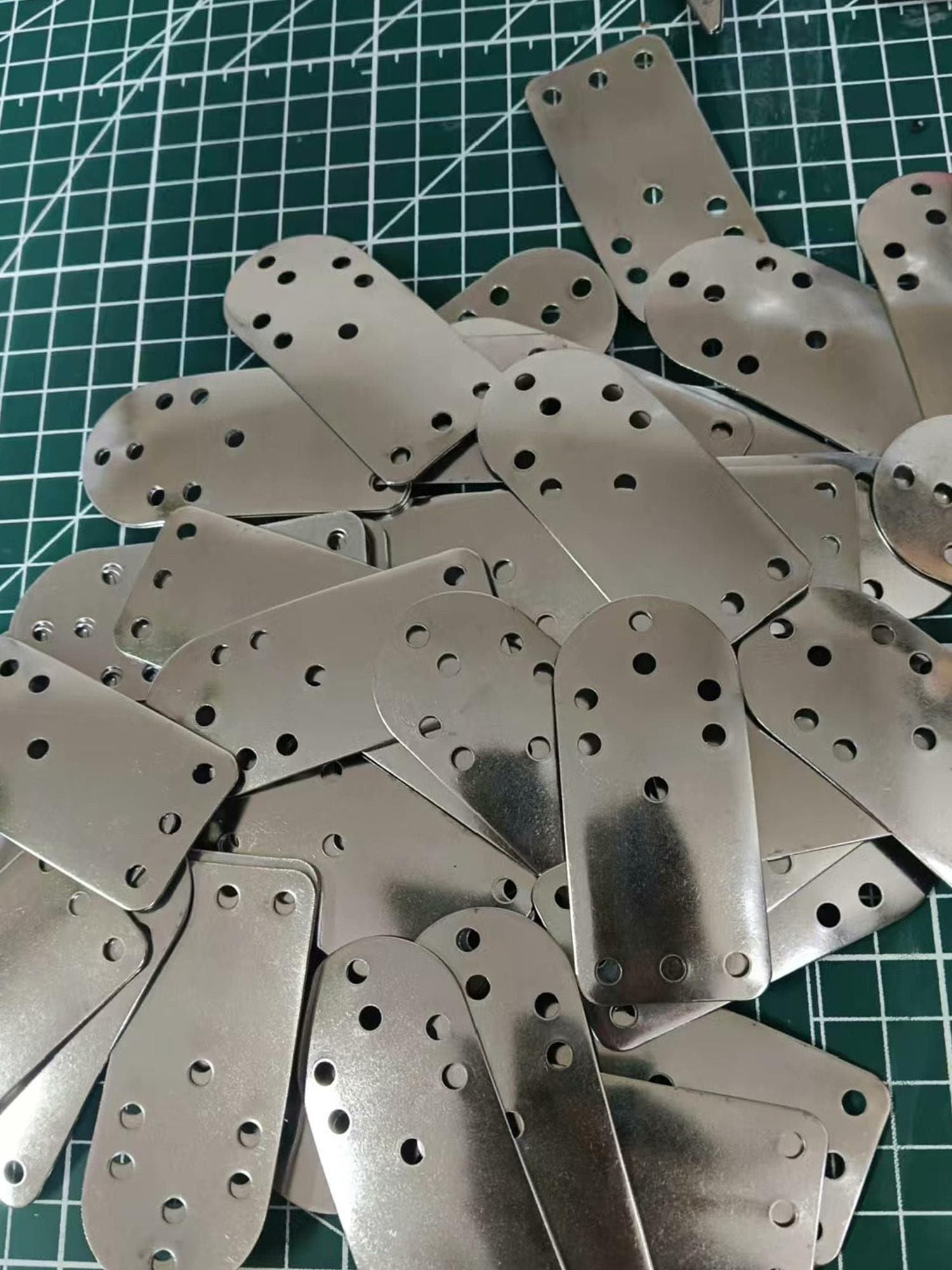 Stainless Steel Lamellar Armor Plates: DIY Cosplay Replacement Scales ...