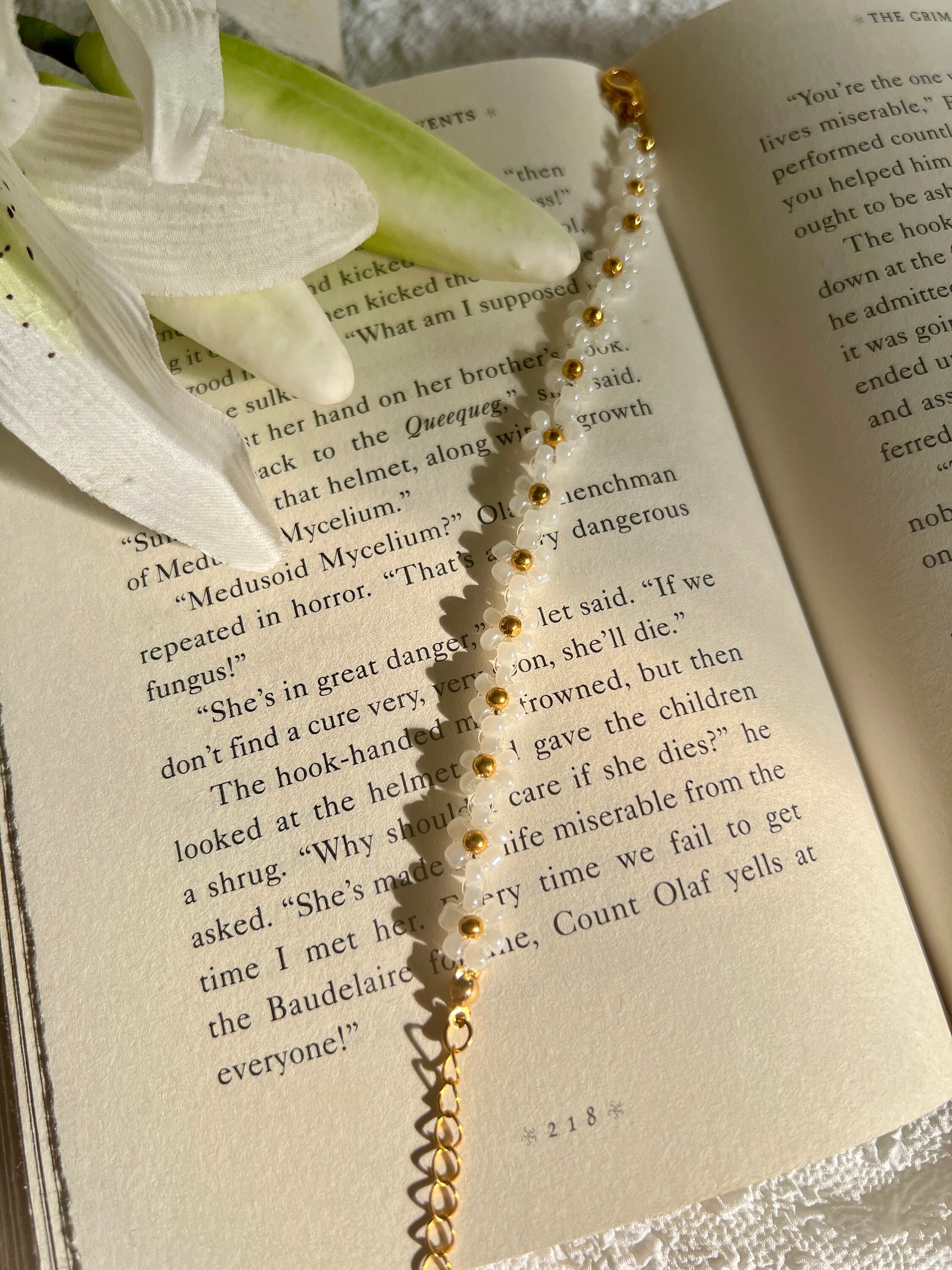 White Daisy Beaded Flower Wedding Bracelet, Floral Bridal Jewelry ...