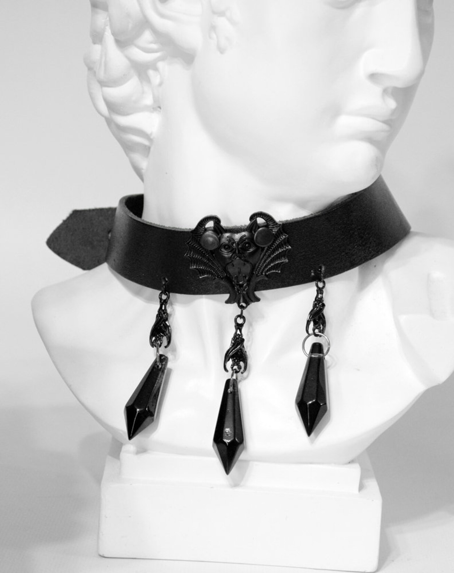 GARGOYLE CHOKER: Black or Red Pvc Choker With Crystals and Small Metal ...