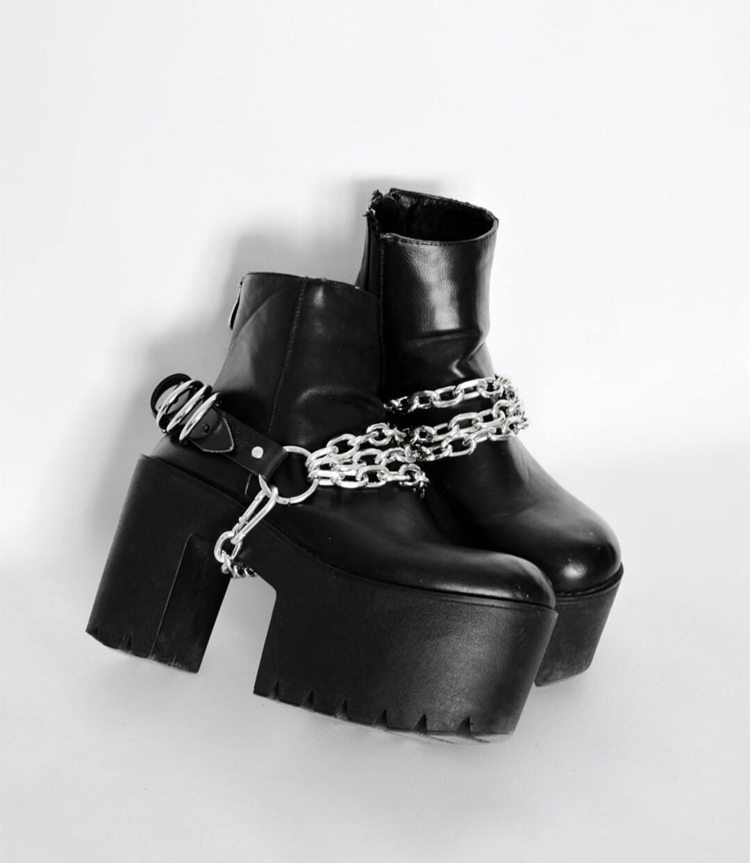CHAIN SHOE HARNESS: One of Pair of Shoe Cuffs, Chain & Leather ...