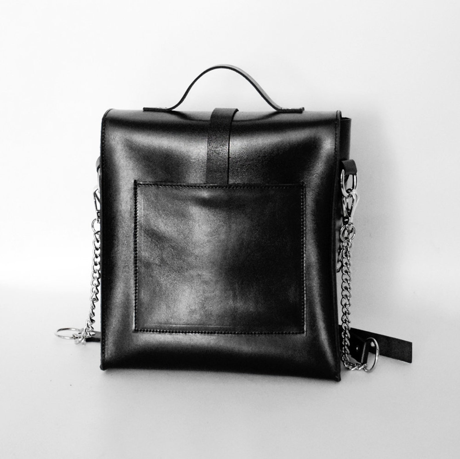 NOIR SNAKE BAG: Leather Handbag/backpack With Chain Handle and Snake ...