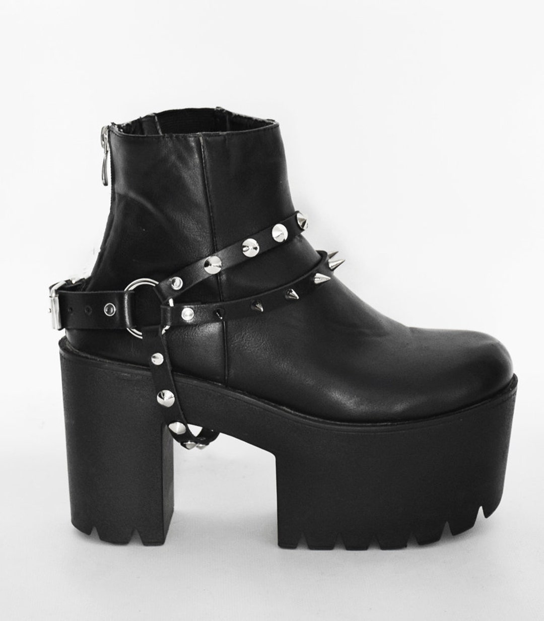 SPIKED SHOE HARNESS: One of Pair of Shoe Cuffs, Leather Bootstraps With ...