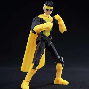 Low Poly Polygon 3D Printed Dynamic Figurines - Invincible and Omni-man ...