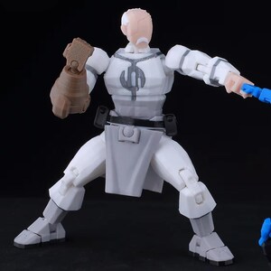 Low Poly Polygon 3D Printed Dynamic Figurines - Invincible and Omni-man ...