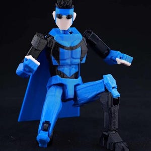 Low Poly Polygon 3D Printed Dynamic Figurines - Invincible and Omni-man ...