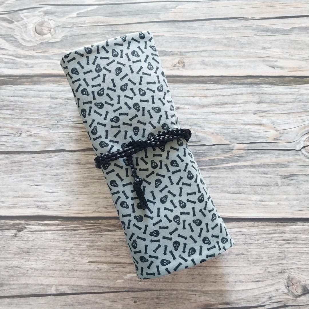 Skull & Bones Tarot Oracle Deck Wrap Pouch With Pocket - Etsy