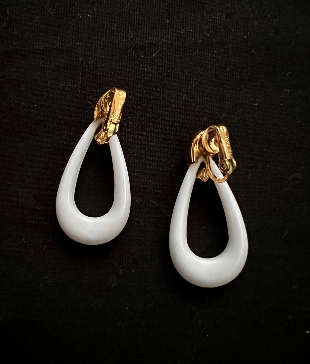1960s White Lucite Crown Trifari Teardrop Earrings/gold Tone Clip on ...