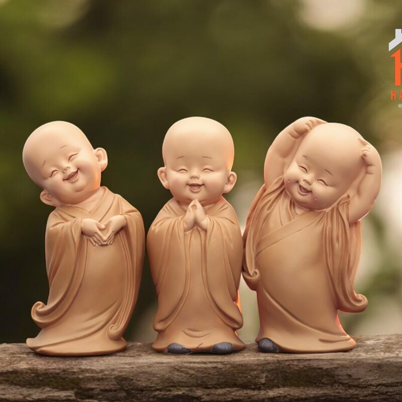 Shelf Statues - Etsy