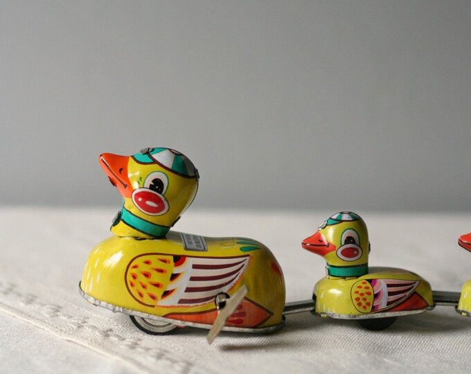 Vintage Tin/metal Wind up Toy Mother Duck and Ducklings - Etsy